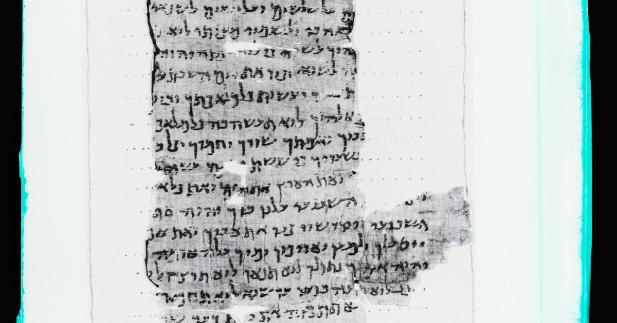 Hebrew Manuscripts : Nash Papyrus