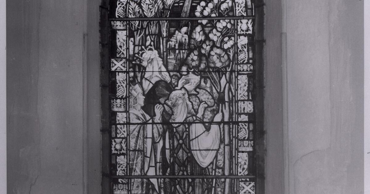 Cavendish Laboratory : Maxwell memorial window at Corsock church