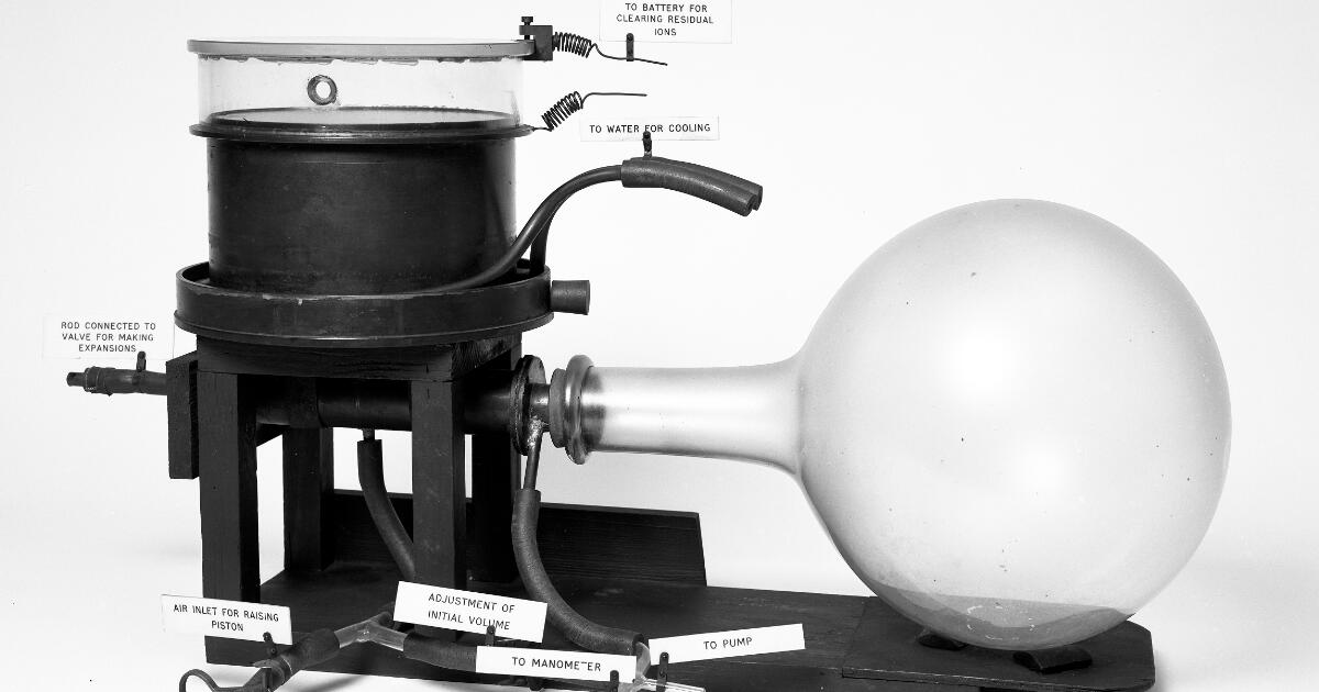 Cavendish Laboratory : CTR Wilson's cloud chamber (1911)