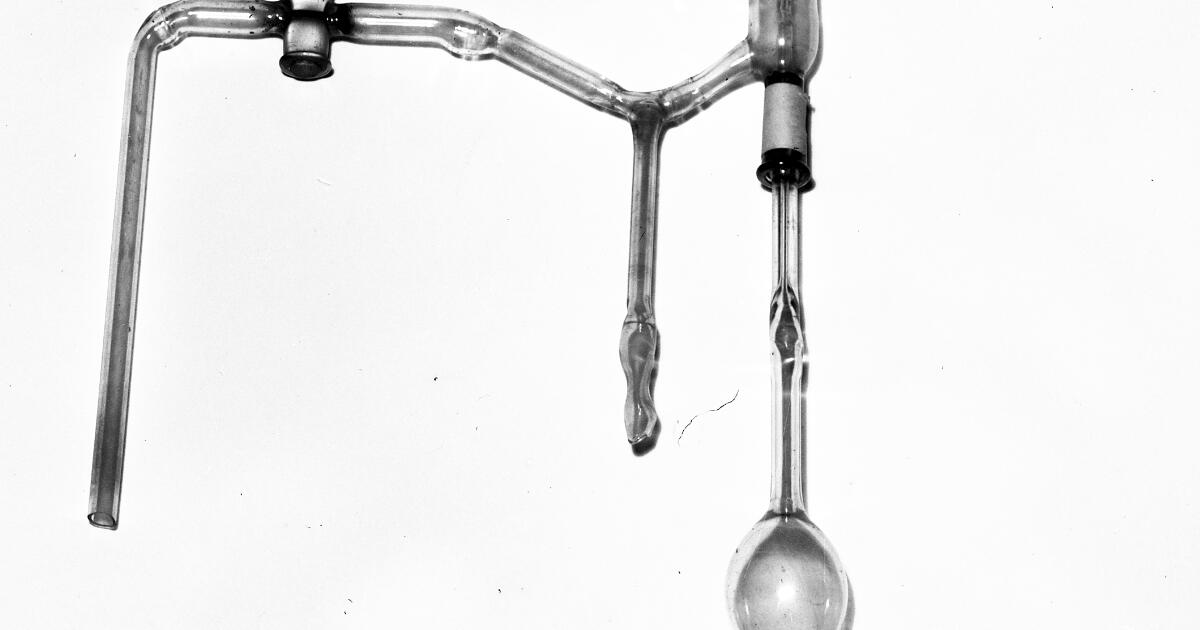 Cavendish Laboratory : Rutherford and Royds' apparatus which identified ...