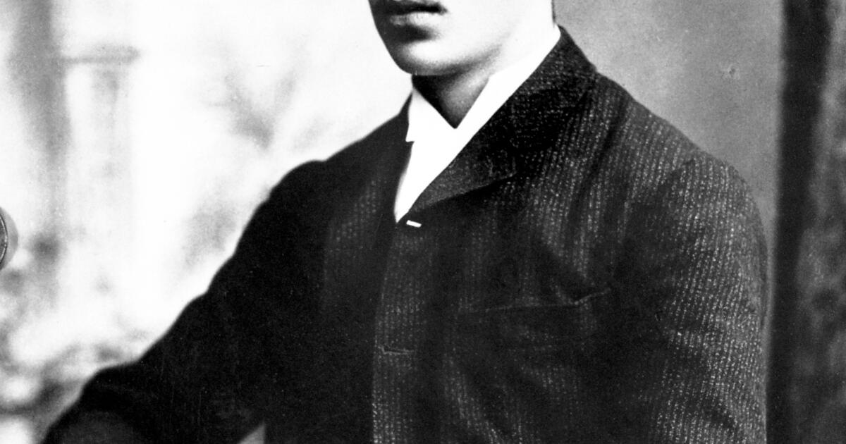 Cavendish Laboratory : Portrait of Rutherford as a student aged 21 (1892)