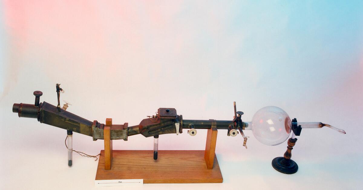 Cavendish Laboratory : Aston's mass spectrograph