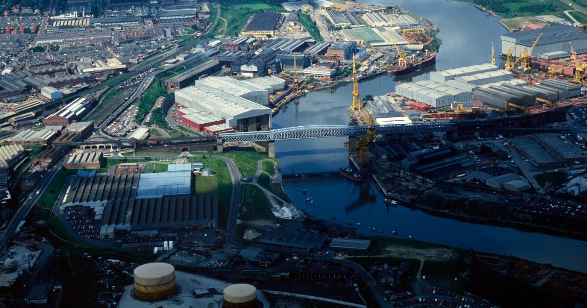 Landscape Histories from the Air : Pallion shipyard, Sunderland
