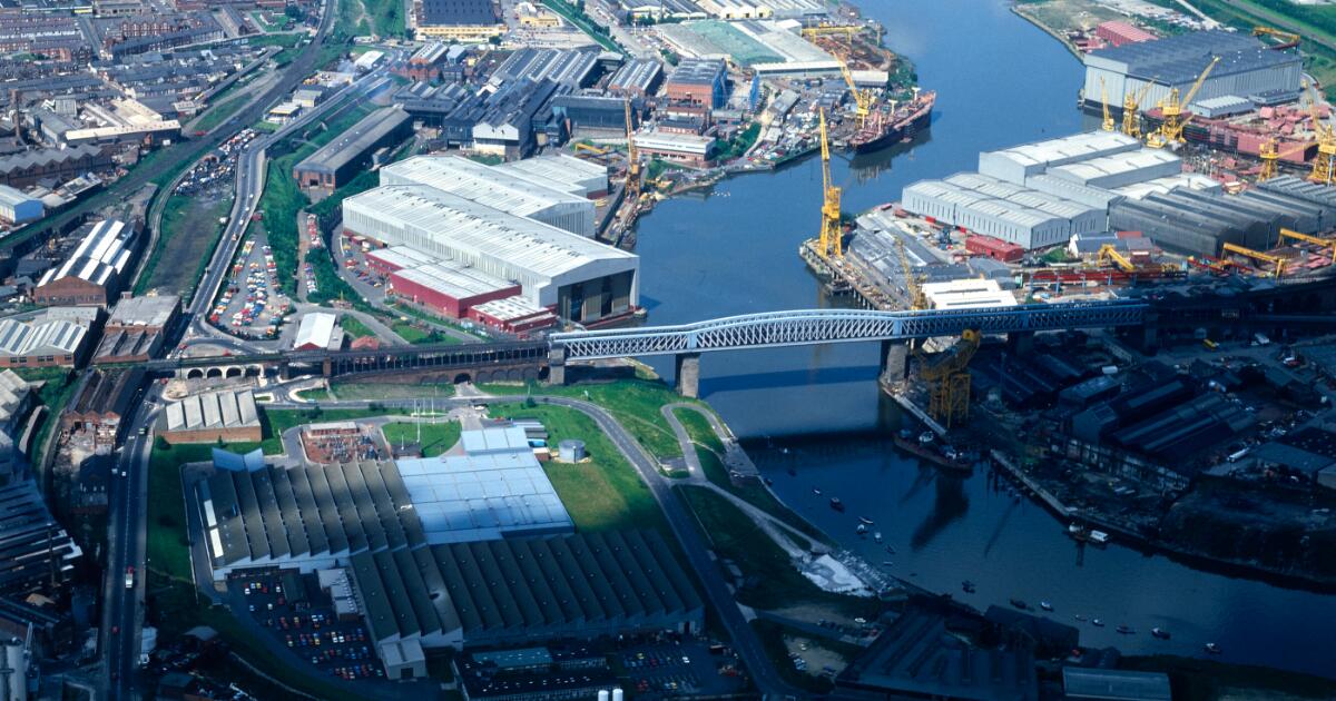 Landscape Histories from the Air : Pallion shipyard, Sunderland